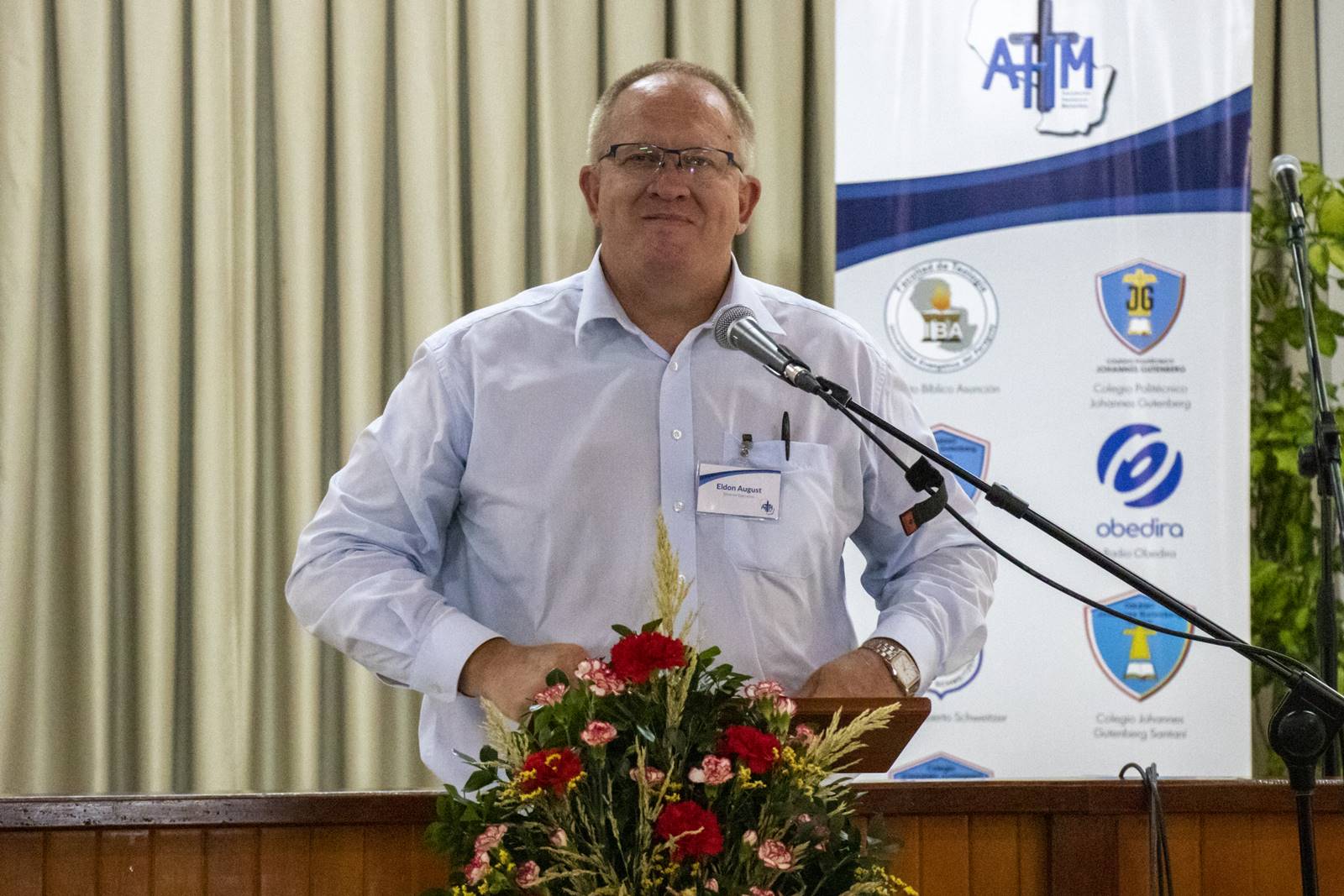 Das Hauptthema ist die Gemeinde und ihre Leidenschaft ist die Mission ...